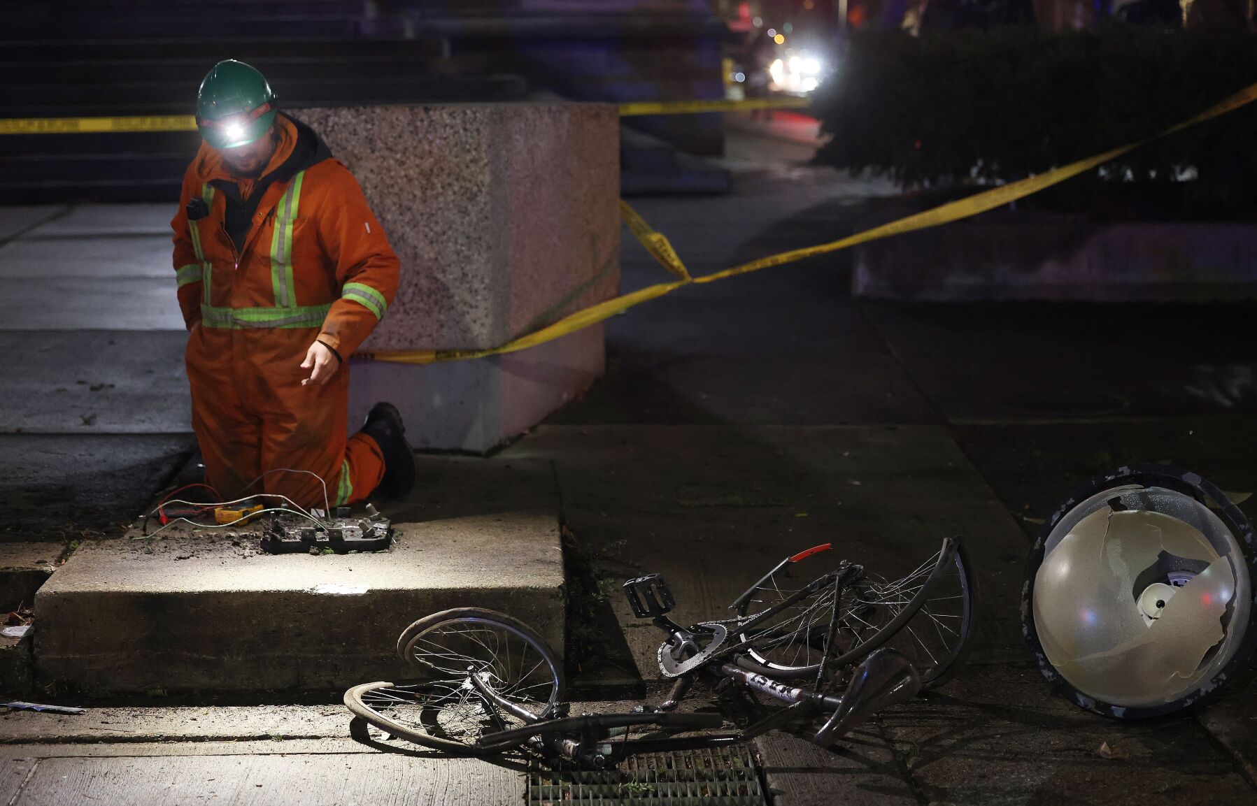 Pedestrian, cyclist hurt in vehicle crash near U of T
