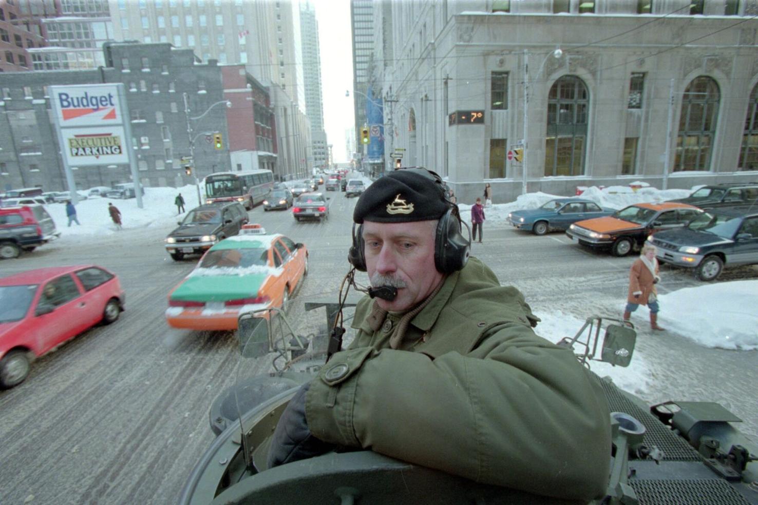 25 years ago, Toronto called in the army to clean up snow