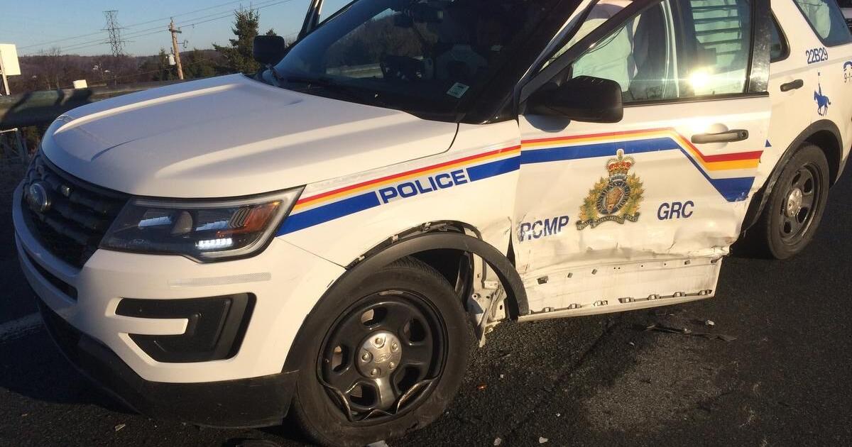 Halifax police vehicle struck while stopped at crash scene