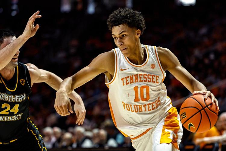 Nate Ament scores 23 to lead No. 18 Tennessee over Northern Kentucky, 95-56