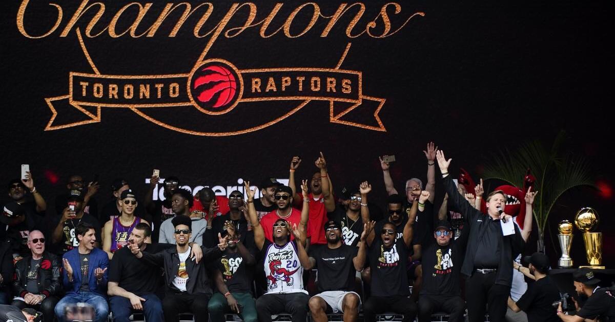 Raptors announcer Matt Devlin credited with calming massive crowd after ...
