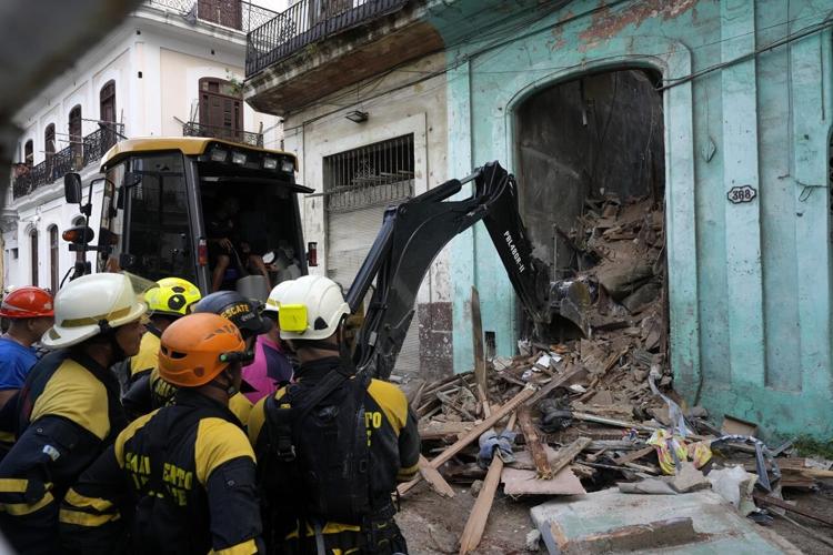 The collapse of a building in Havana has left 3 people dead and at ...