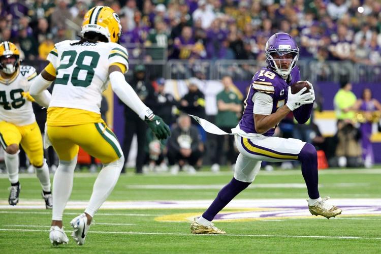 Vikings get Justin Jefferson past the 1,000-yard mark in the final game ...