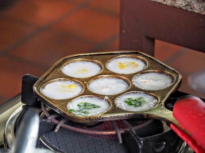 Cooking lesson lets visitors experience Thailand like a local