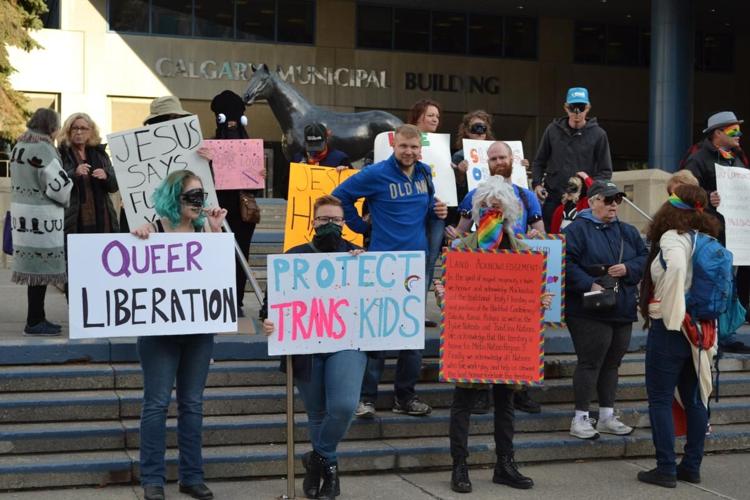 Protesters, far-right groups clash at Calgary city hall