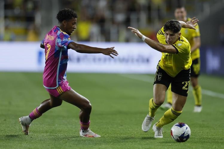 Rossi sparks Columbus Crew to 2-0 victory over Toronto FC