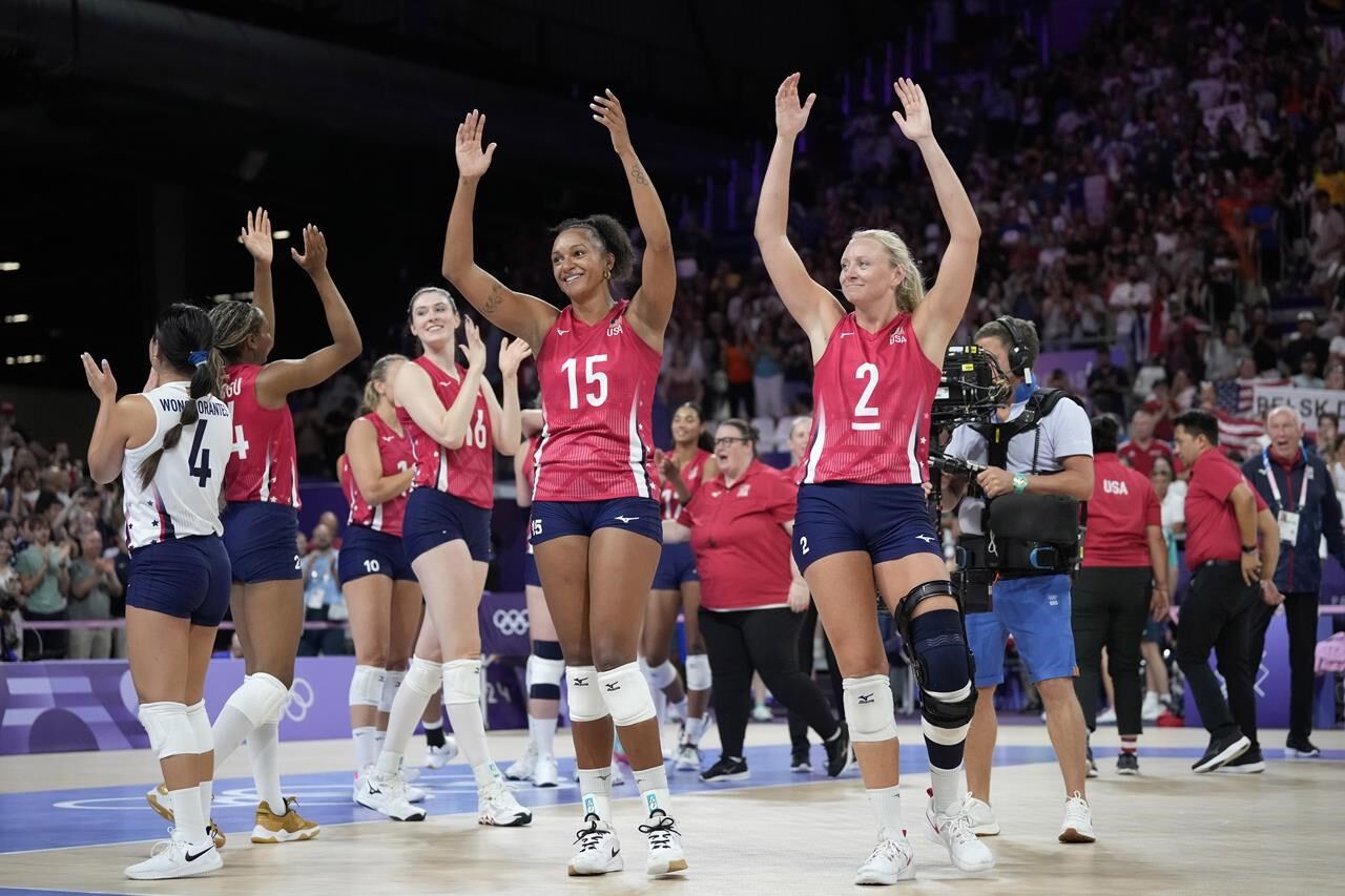Who won women's volleyball store
