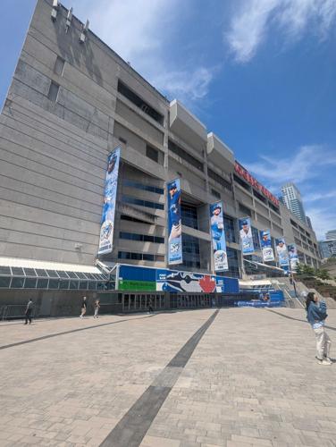 Blue Jays take down statue of late Ted Rogers after 13 years