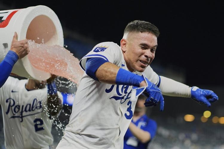 Freddy Fermin comes in late, but shows up big for the Royals