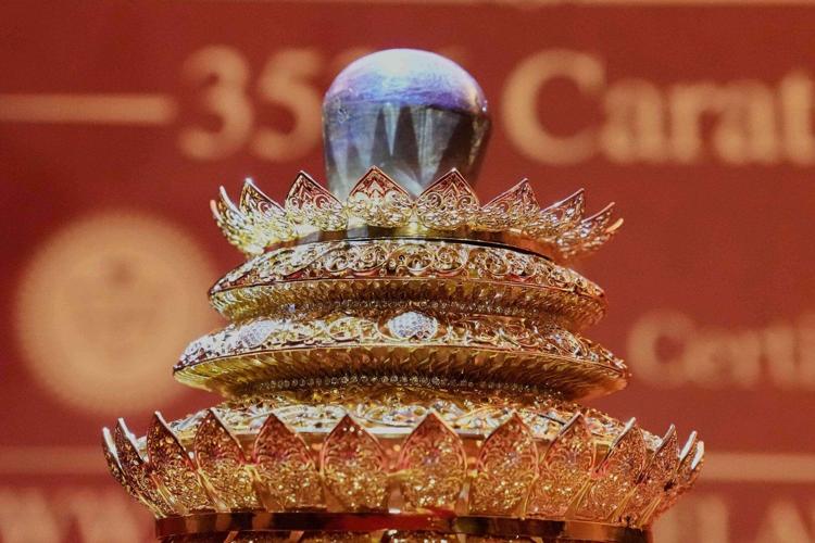 Sri Lanka unveils a rare purple star sapphire claimed to be the biggest ...
