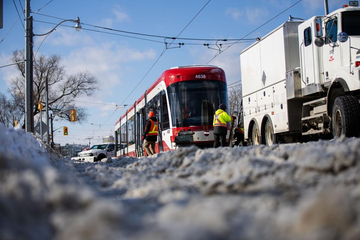 TTC 506 Carlton streetcar back in service after derailing