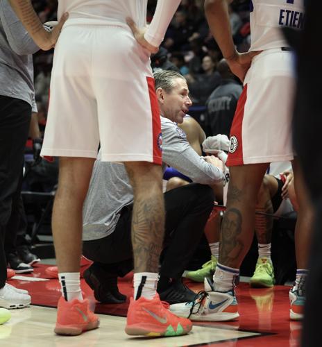 Canadian coach step away from NBA after Steve Nash assist