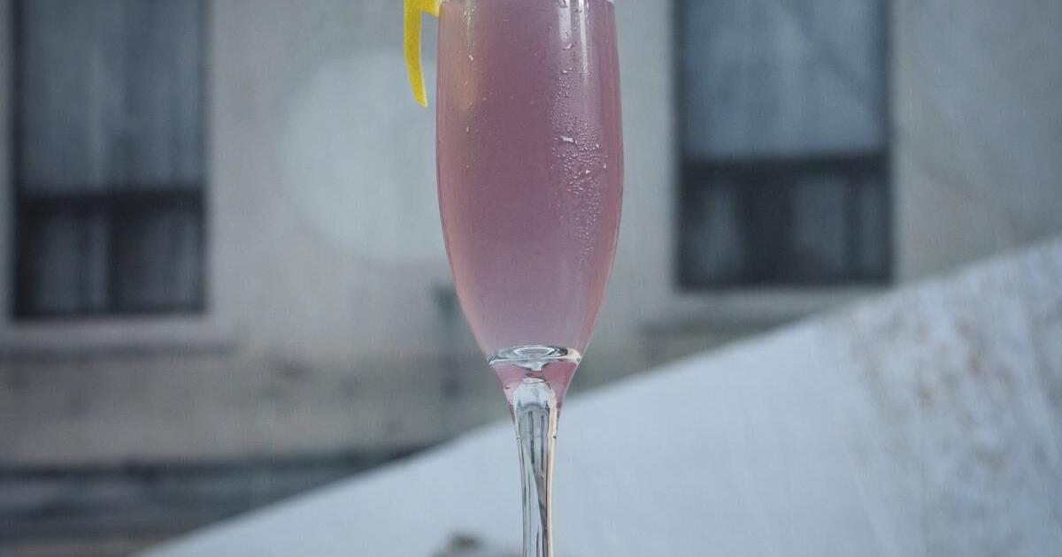 A cocktail for Aquarius: Pink Dawn