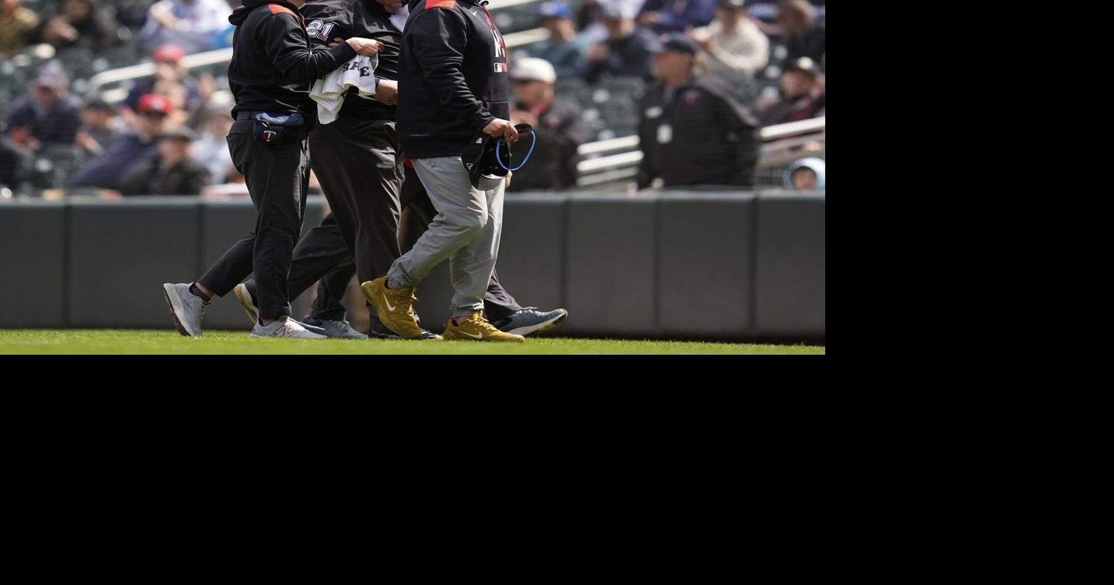Umpire Hunter Wendelstedt goes to hospital after foul ball in Mets-Twins game hits him in head