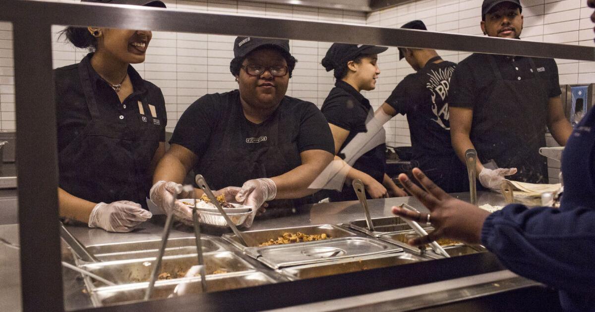 Chipotle removes GMOs from the menu