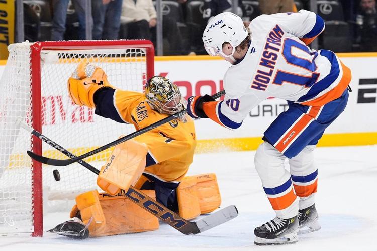 Saros shines in Predators' 2-1 shootout victory over Islanders