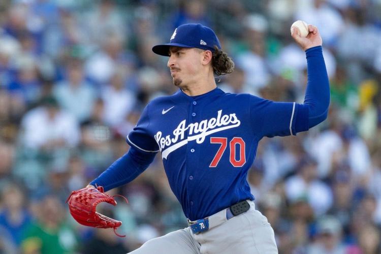 Edman homers, Roberts earns 1,000th managerial win as Dodgers beat A's 9-3