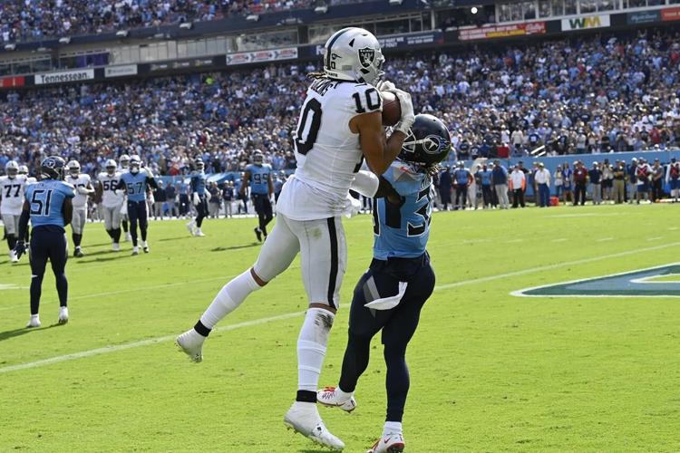 Raiders’ Mack Hollins relishes role as ‘weird guy’ in Vegas