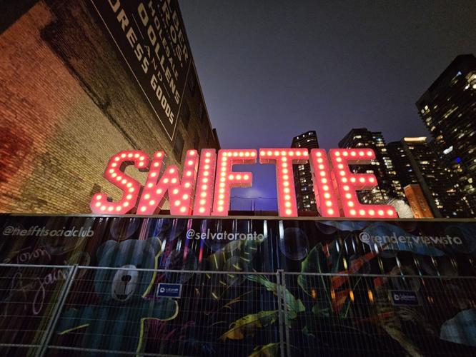 Live updates: Taylor Swift Day 2 of the Eras Tour