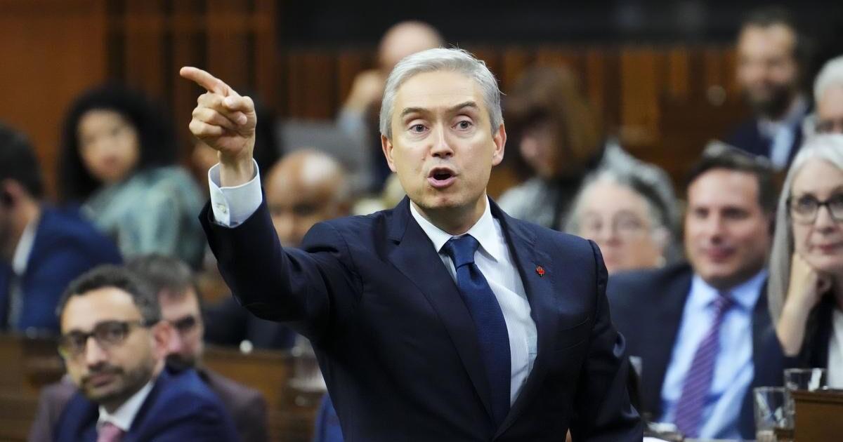 Ottawa sets conditions on Rogers-Shaw deal, Freedom Mobile sale