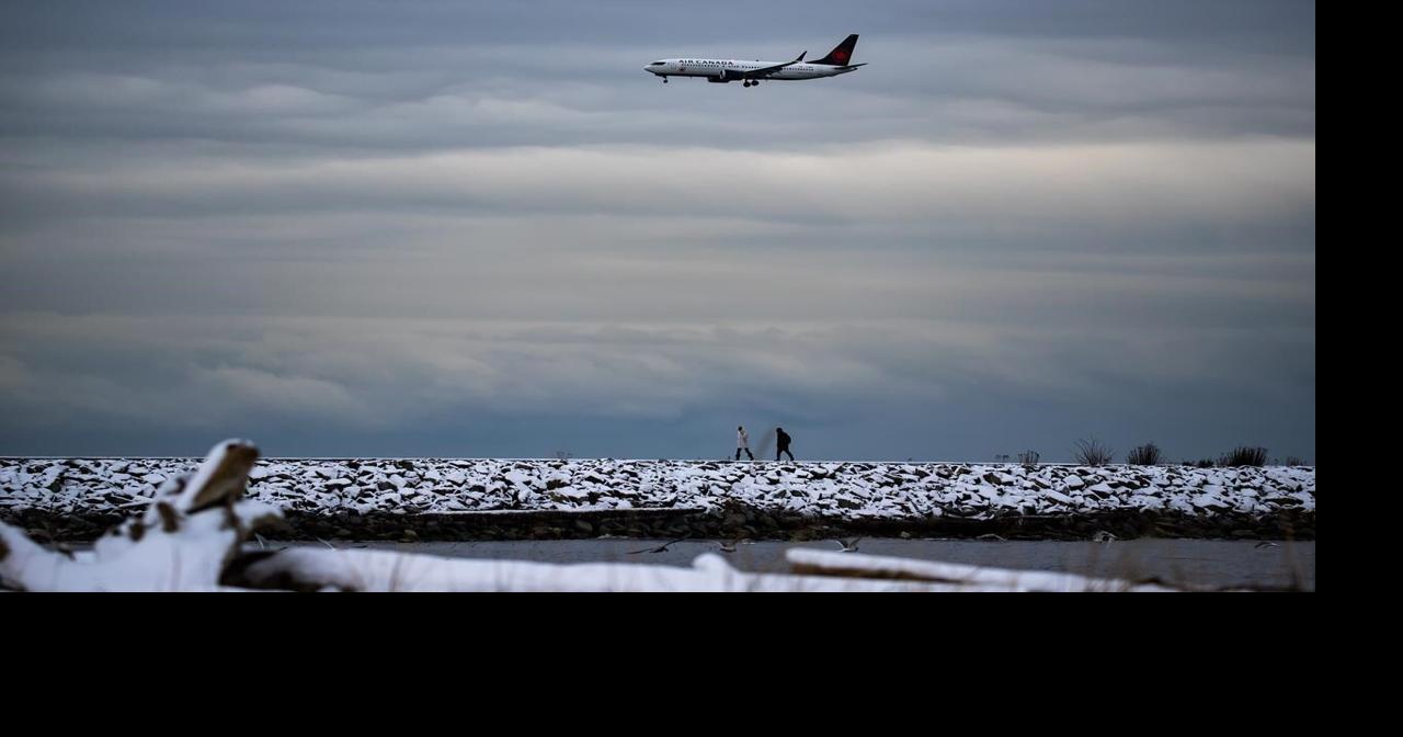 Vancouver snowstorm impacts flights at YVR