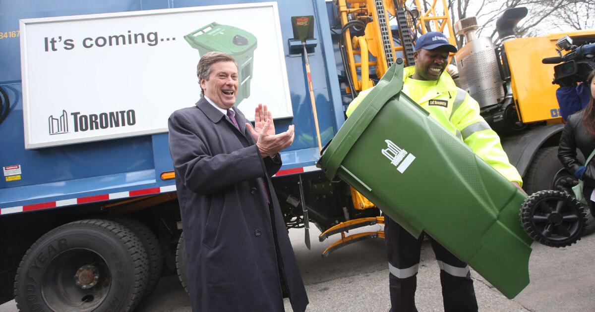 Will Toronto’s new green bins starve raccoons?