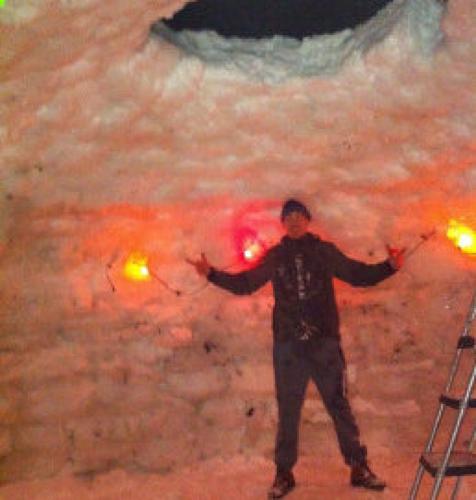 Kitchener cousins build igloo to watch the Olympics
