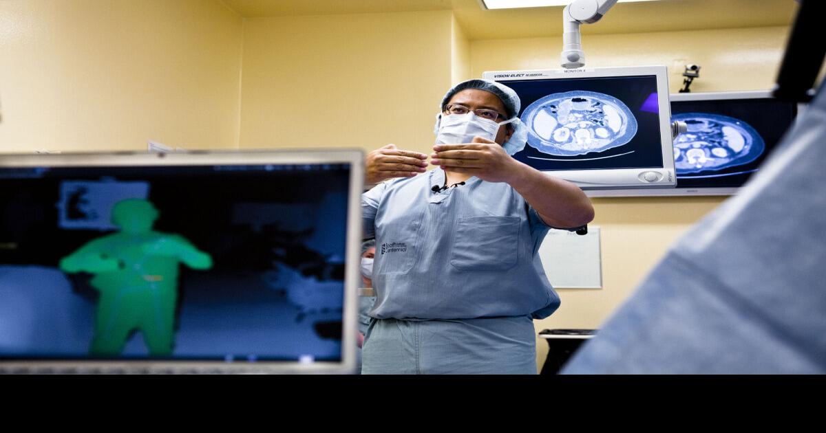 Surgeons use XBox to keep hands sterile before surgery