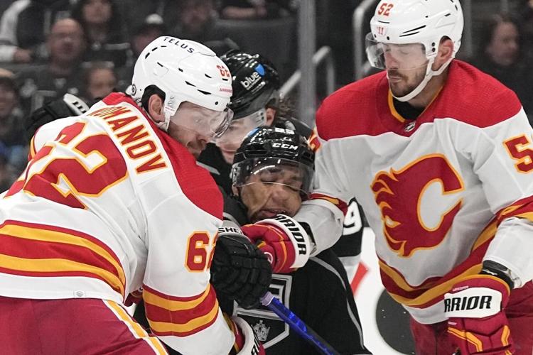 LA Kings take a big early lead and beat Calgary 4-1 to clinch their 3rd ...
