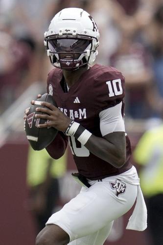 Texas A&M quarterback Marcel Reed leaves game after awkward fall