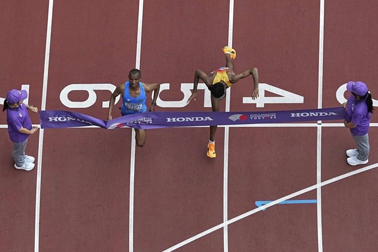 Marathon at worlds takes weird twists: a false start, a near wrong turn ...