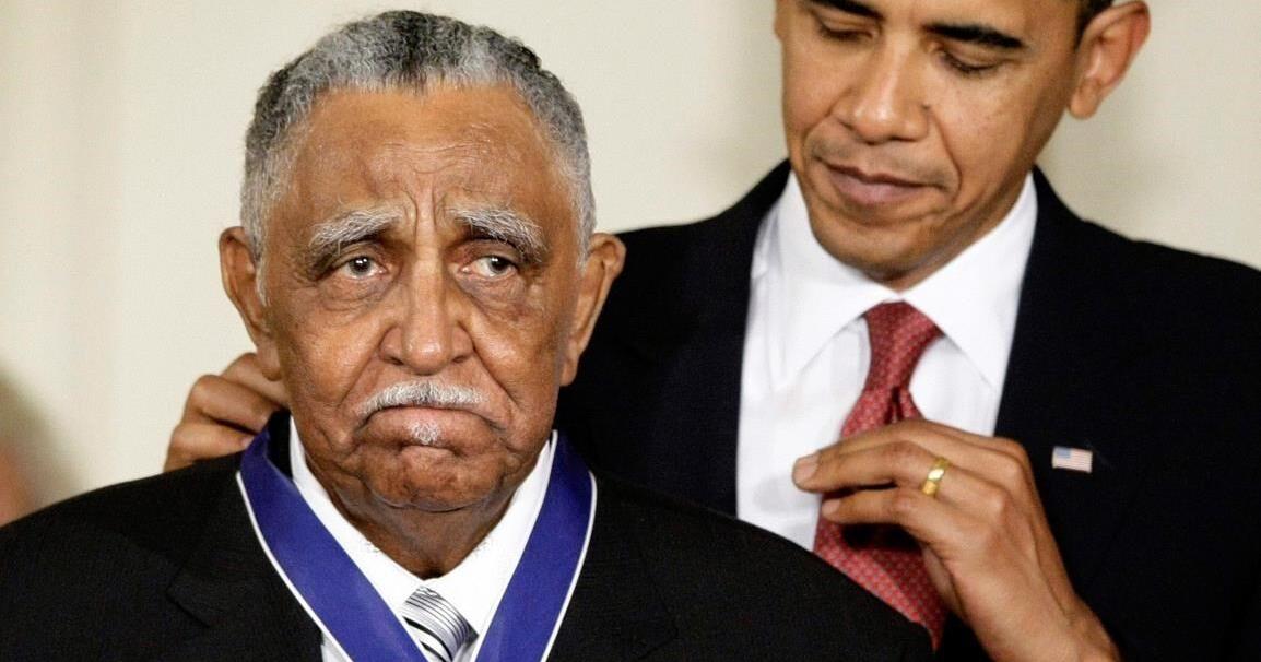 Civil rights hero Lowery honoured at private Atlanta funeral