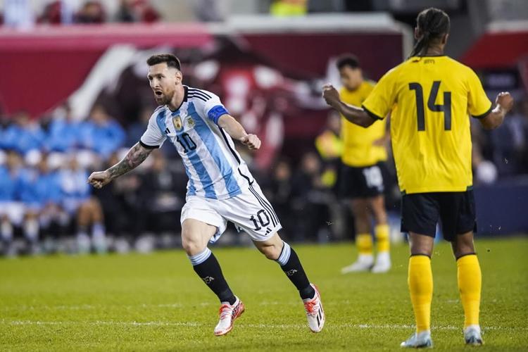 Messi 2 goals, accosted twice, Argentina tops Jamaica 3-0