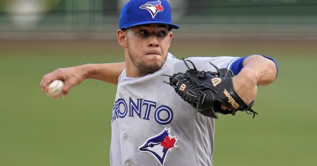 Blue Jays bats and José Berríos bury Pirates
