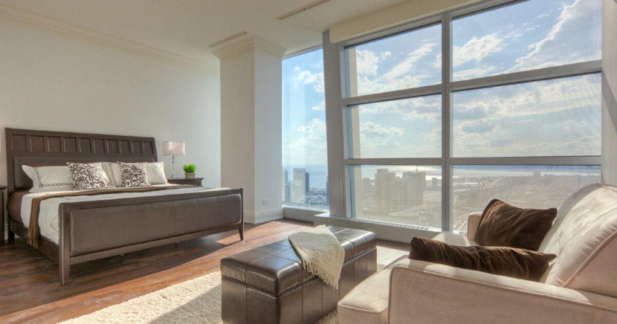 Ritz-Carlton five-star condos proving a tough sell