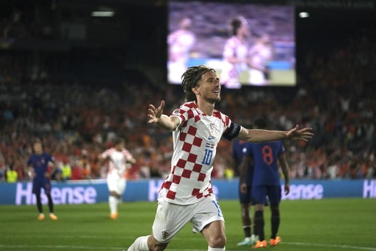 Luka Modric penalty completes thrilling 4-2 win for Croatia over ...