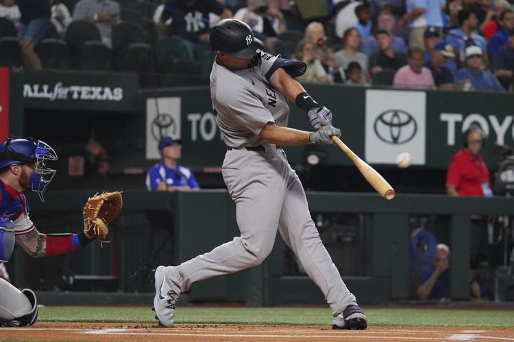 Jung hits game-ending homer after Pederson's pinch shot as Rangers beat Yankees