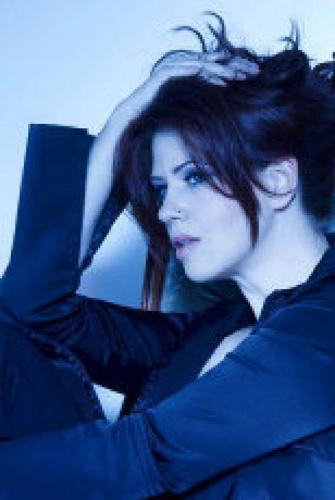 Divergent Dances for Windows and Walls: Aerial artistry