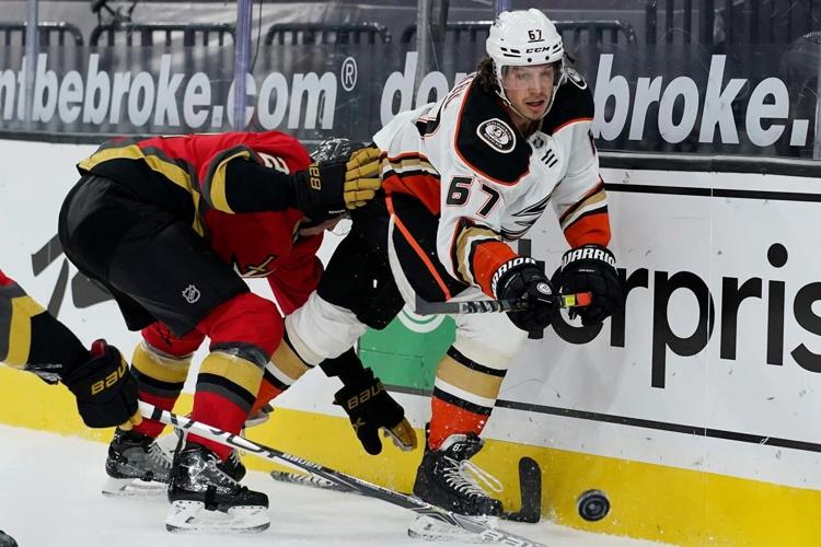 Whitecloud scores late, lifts Vegas to 5-4 win over Ducks