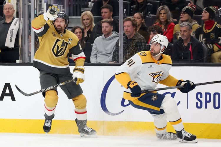 Golden Knights rout Predators 7-2 for their 7th straight victory