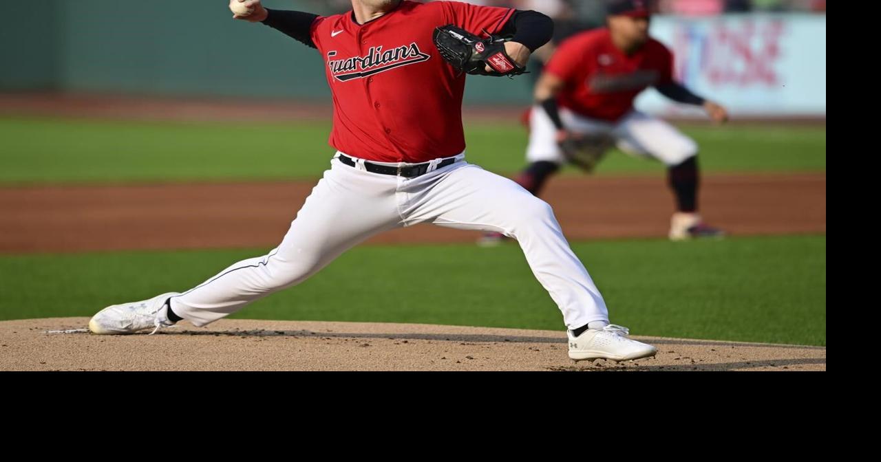 Naylor scores the go-ahead run in the 8th inning, the Guardians beat ...
