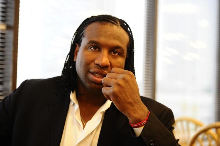 Former Edmonton Oilers enforcer Georges Laraque wins drag competition