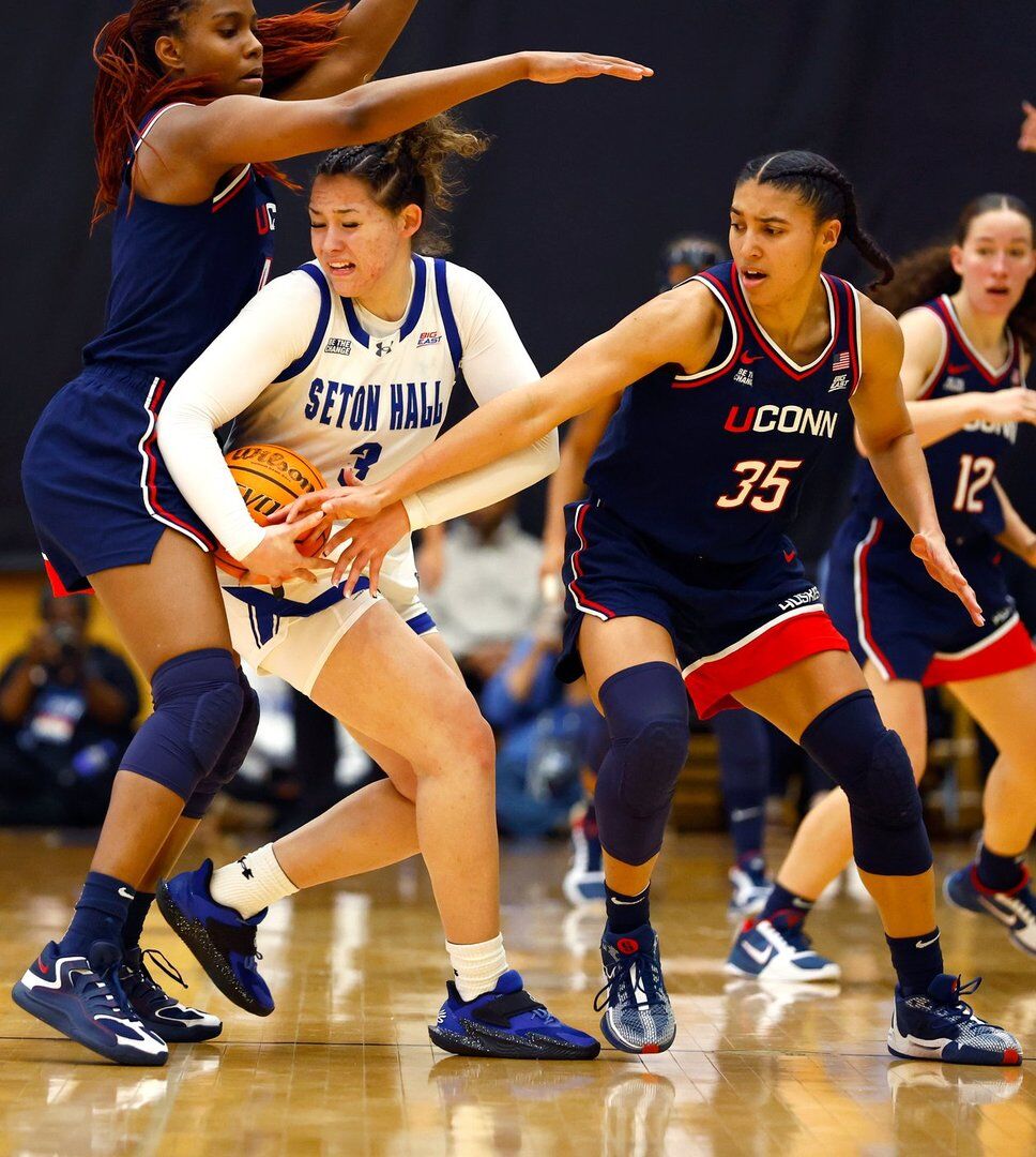 UConn extends winning streak against Seton Hall to 43 games with 92-52 ...