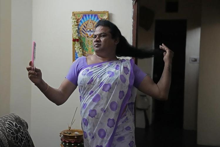 This trans woman was begging on India’s streets. A donated electric ...