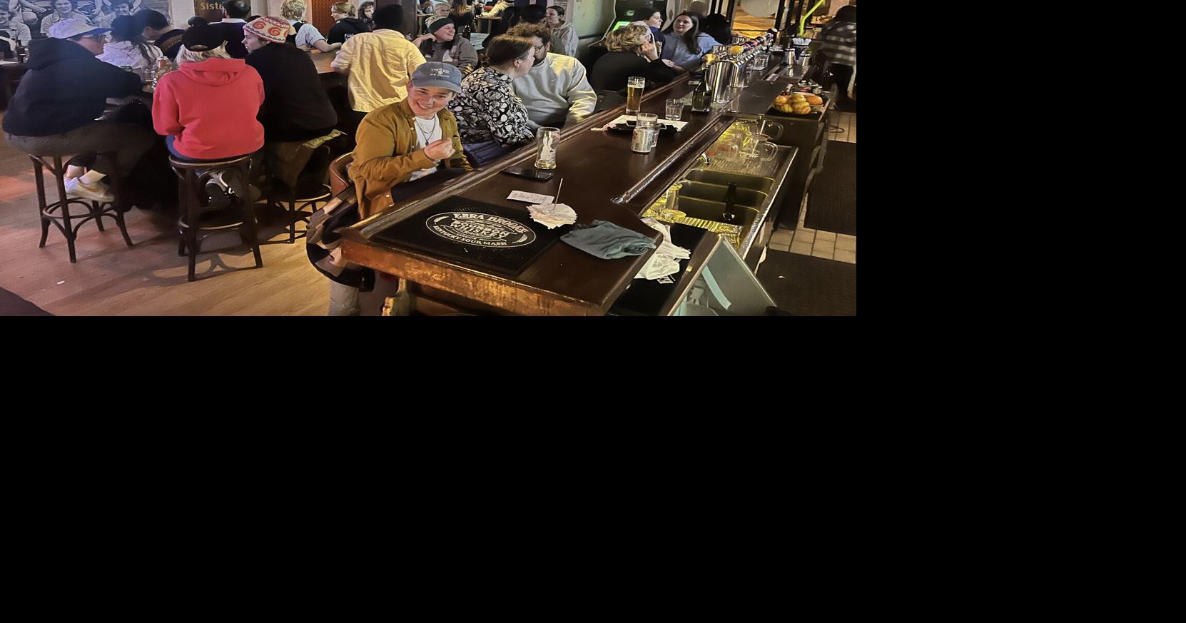 Toronto sports bar goes viral after women’s hockey win