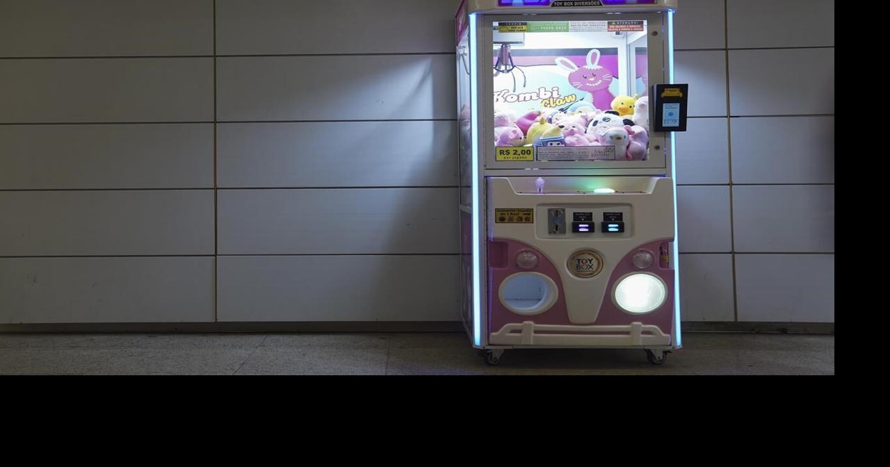 Claw machine games are Rio de Janeiro's new public enemy