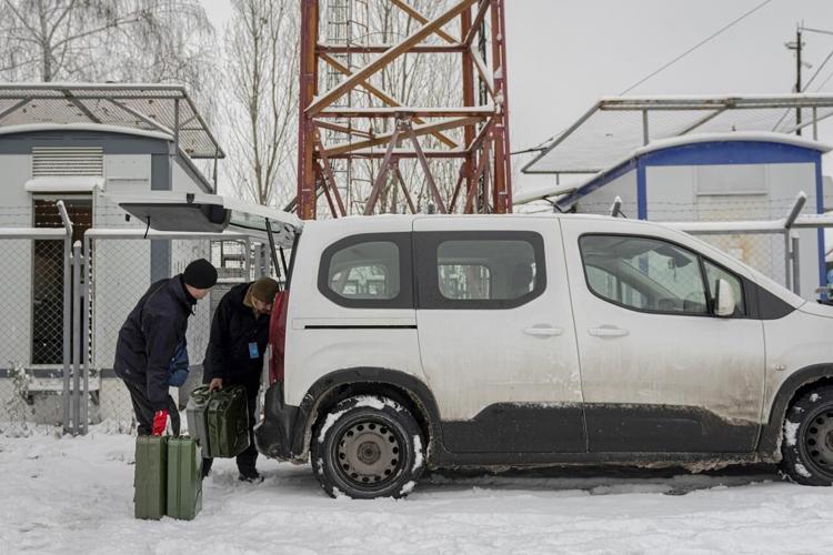 Ukrainian engineers scramble to keep mobile phones working