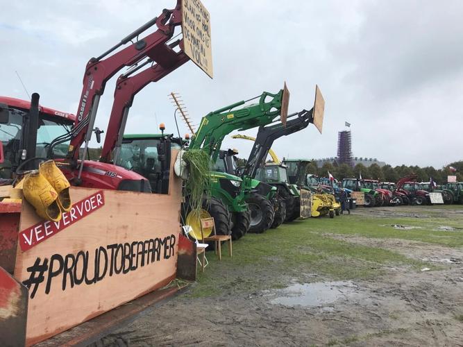 Angry Dutch farmers descend on The Hague to demand respect