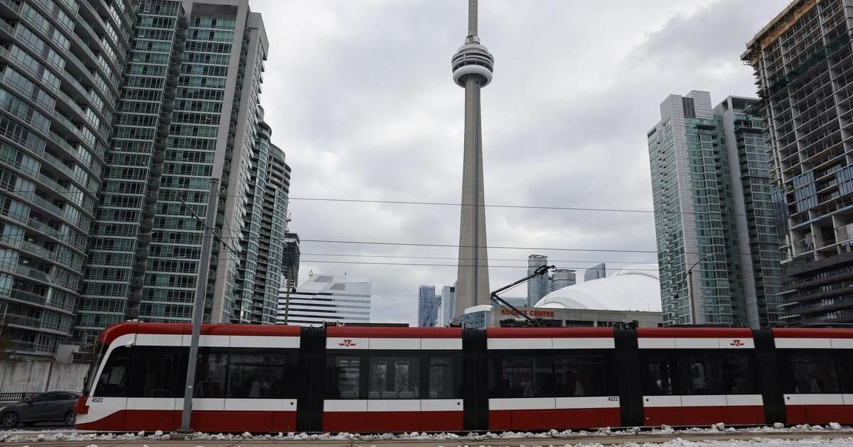 Left-leaning councillors question John Tory on plan to add police on TTC