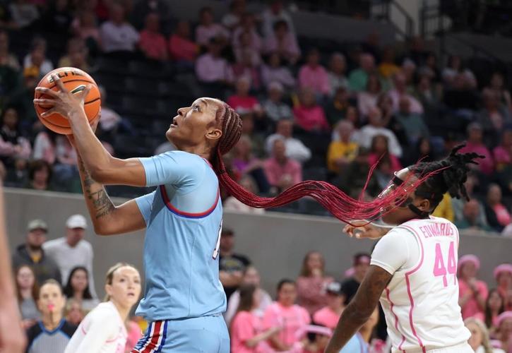 Edwards scores 20, No. 24 Baylor women turn back Kansas 69-61